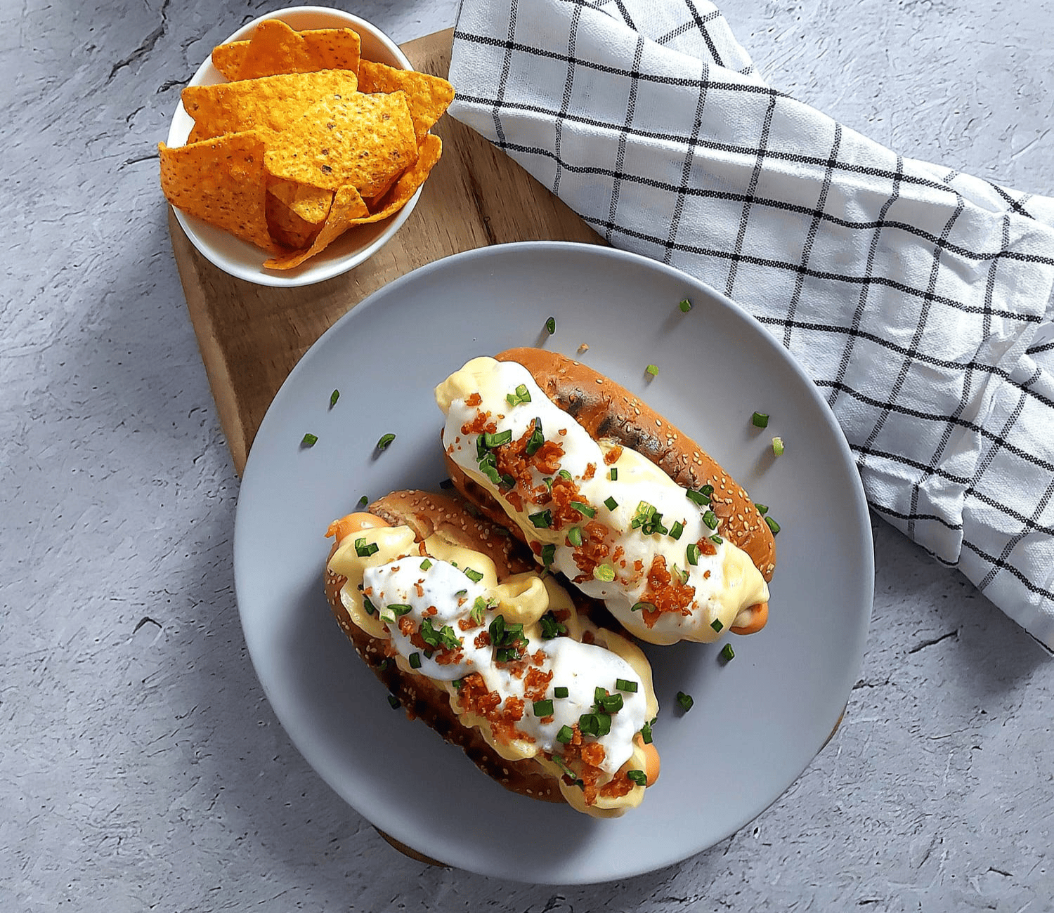 Mac and Cheese Hot Dogs - So Cheesy and Gooey! - Spoons & Sparks