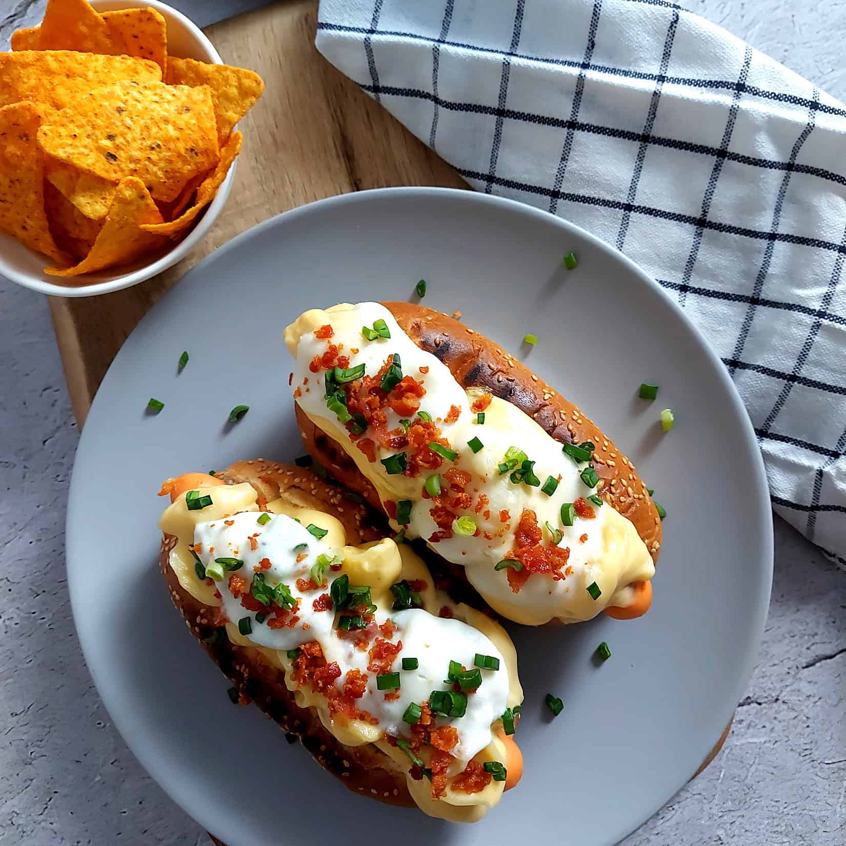 Mac and Cheese Hot Dogs - So Cheesy and Gooey! - Spoons & Sparks